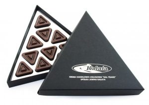 11 triangular chocolates in cardboard boxes